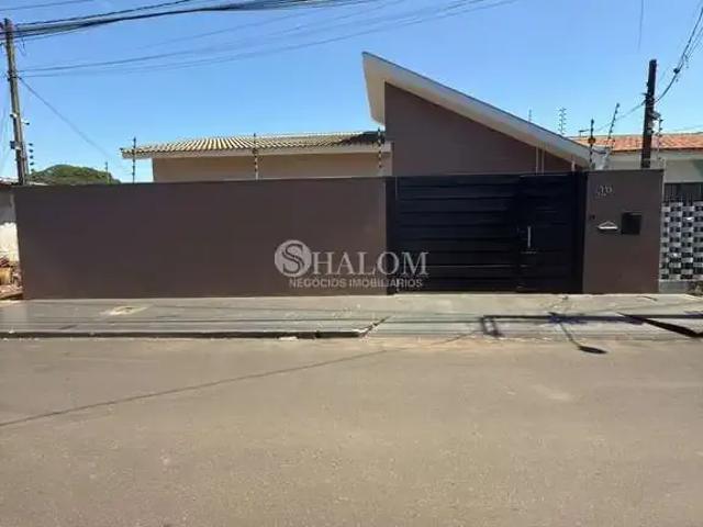 Casa / Sobrado para Venda em Paiçandu/PR Centro 3 Quartos
