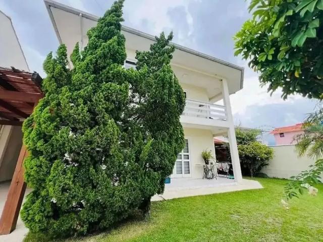 Casa / Sobrado para Venda em Palhoça/SC Centro 3 Quartos