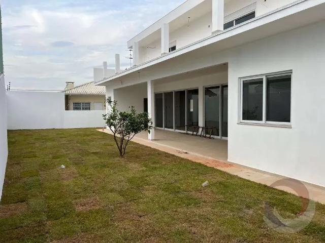 Casa / Sobrado para Venda em Palhoça/SC Centro 4 Quartos