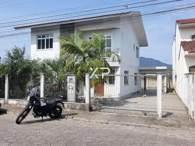 Casa / Sobrado para Venda em Palhoça/SC Centro 4 Quartos