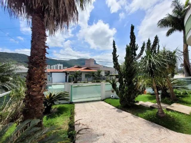 Casa / Sobrado para Venda em Palhoça/SC Cidade Universitária Pedra Branca 3 Quartos