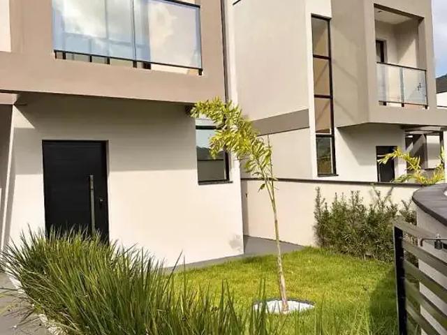 Casa / Sobrado para Venda em Palhoça/SC Alto Aririu 2 Quartos