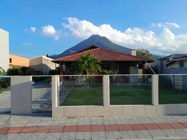 Casa / Sobrado para Venda em Palhoça/SC Aririú da Formiga 4 Quartos