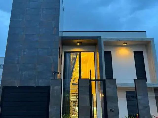 Casa / Sobrado para Venda em Palhoça/SC Aririu 3 Quartos