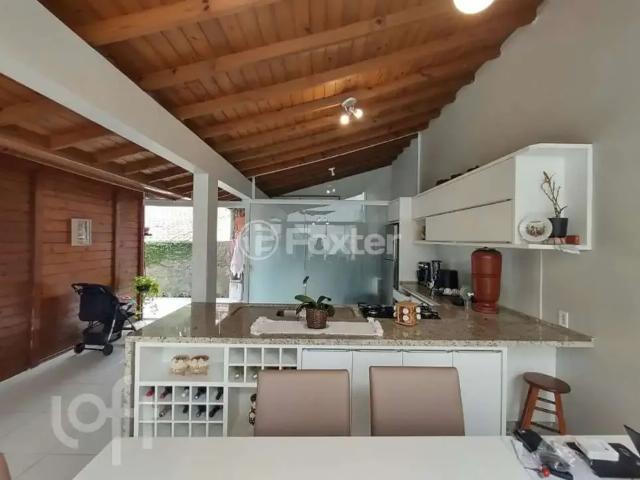 Casa / Sobrado para Venda em Palhoça/SC Aririu 3 Quartos