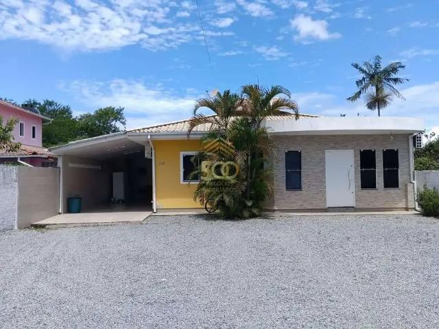 Casa / Sobrado para Venda em Palhoça/SC Aririu 3 Quartos