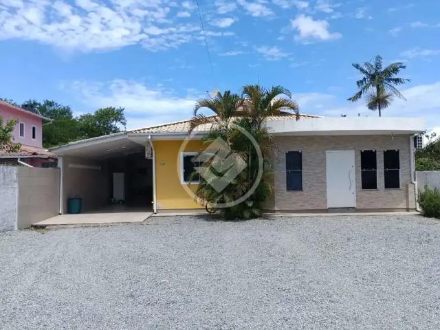 Casa / Sobrado para Venda em Palhoça/SC Aririu 3 Quartos
