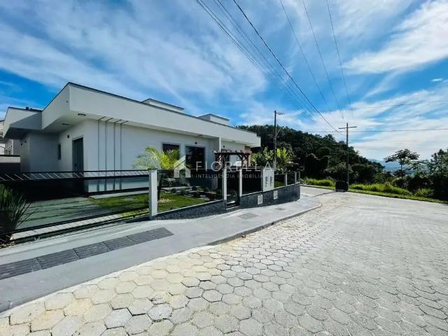 Casa / Sobrado para Venda em Palhoça/SC Aririu 3 Quartos