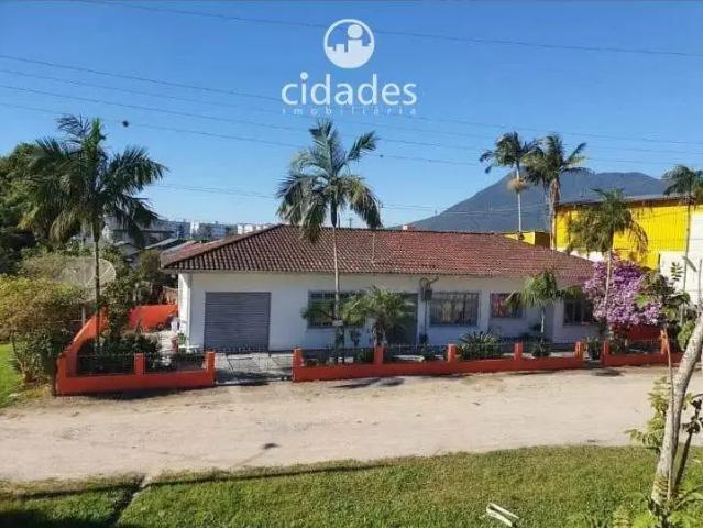 Casa / Sobrado para Venda em Palhoça/SC Aririu 4 Quartos