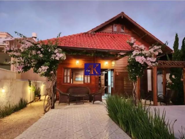 Casa / Sobrado para Venda em Palhoça/SC Balneário Ponta do Papagaio Ens Brito 4 Quartos