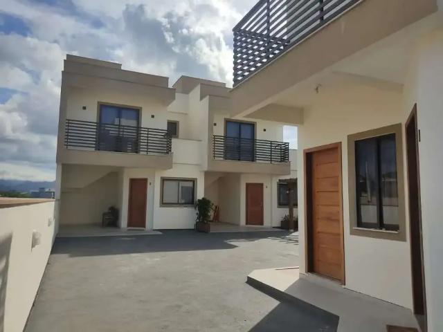 Casa / Sobrado para Venda em Palhoça/SC Balneário Ponta do Papagaio Ens Brito 5 Quartos