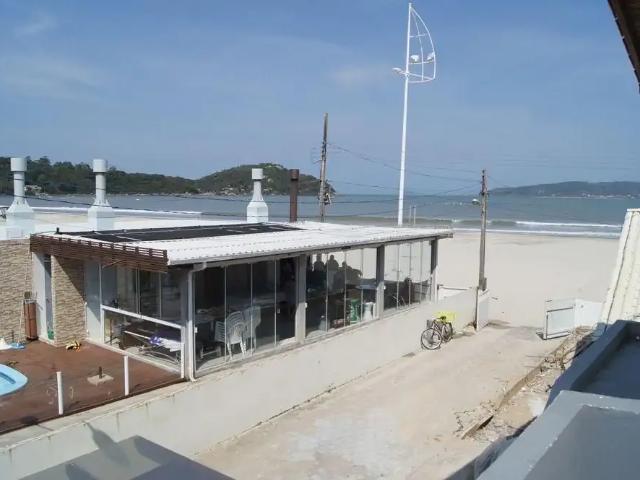 Casa / Sobrado para Venda em Palhoça/SC Balneário Ponta do Papagaio Ens Brito 2 Quartos