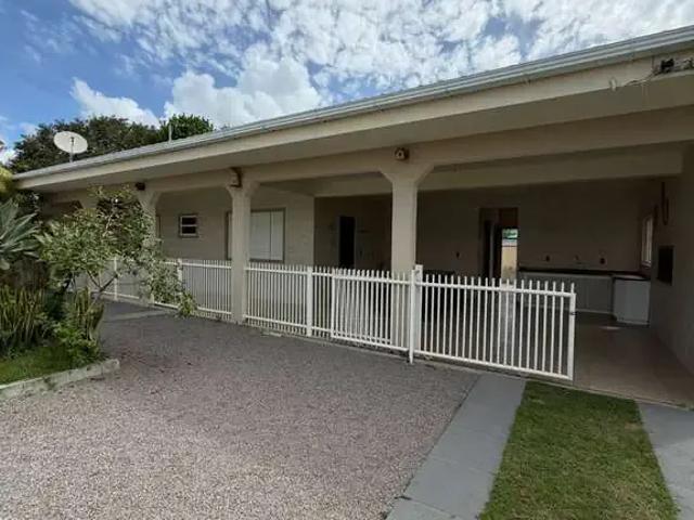 Casa / Sobrado para Venda em Palhoça/SC Balneário Ponta do Papagaio Ens Brito 3 Quartos