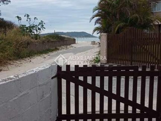 Casa / Sobrado para Venda em Palhoça/SC Balneário Ponta do Papagaio Ens Brito 3 Quartos