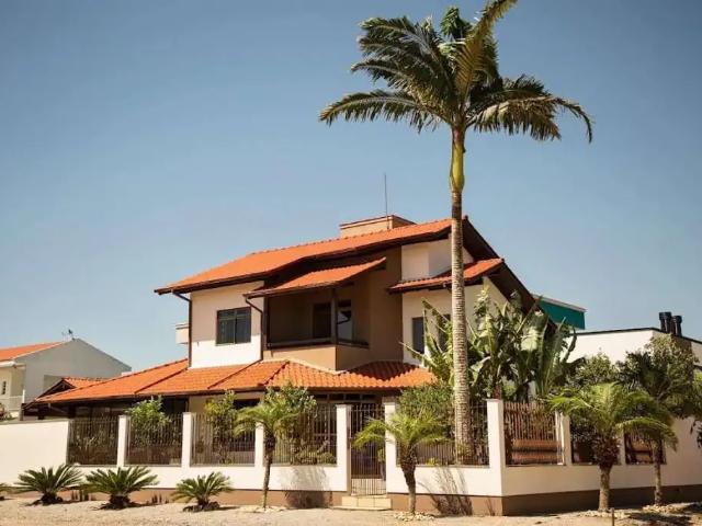 Casa / Sobrado para Venda em Palhoça/SC Balneário Ponta do Papagaio Ens Brito 3 Quartos