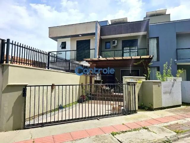 Casa / Sobrado para Venda em Palhoça/SC Bela Vista 2 Quartos