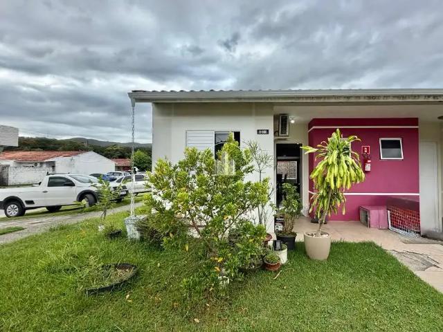 Casa / Sobrado para Venda em Palhoça/SC Bela Vista 2 Quartos