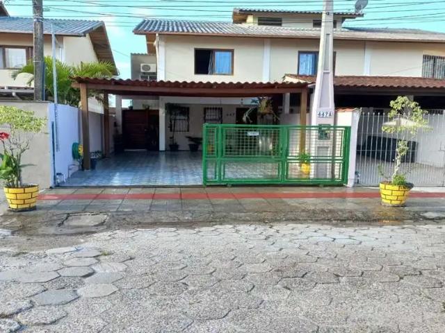 Casa / Sobrado para Venda em Palhoça/SC Bela Vista 3 Quartos