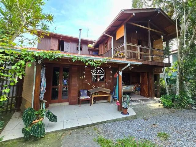 Casa / Sobrado para Venda em Palhoça/SC Guarda do Imbau 4 Quartos