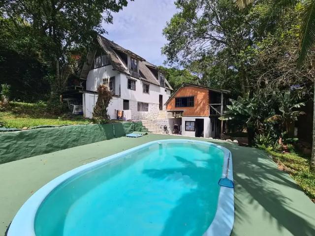 Casa / Sobrado para Venda em Palhoça/SC Guarda do Embaú 5 Quartos