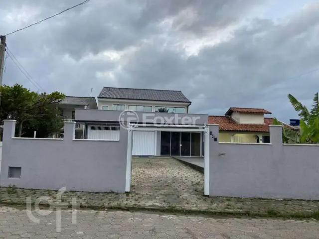 Casa / Sobrado para Venda em Palhoça/SC Enseada de Brito 4 Quartos