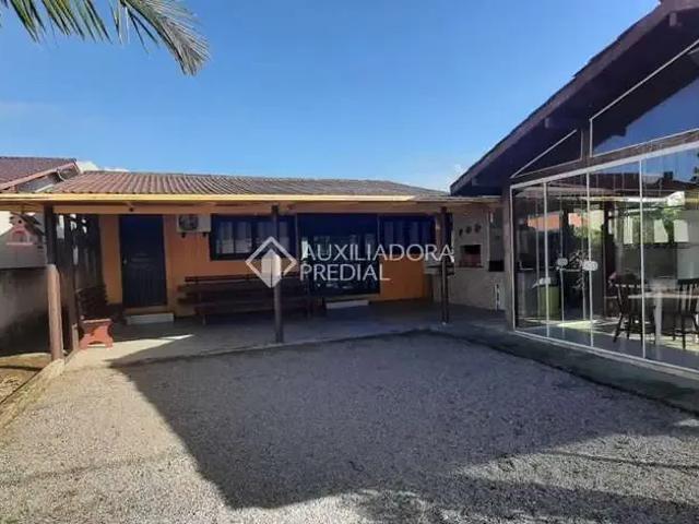 Casa / Sobrado para Venda em Palhoça/SC Enseada de Brito 4 Quartos