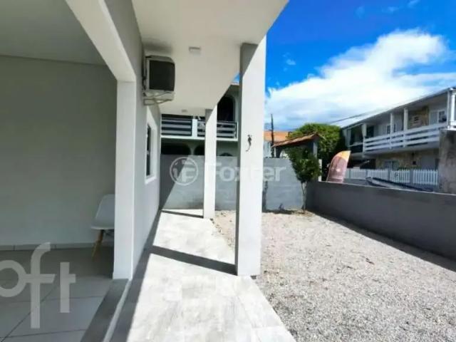 Casa / Sobrado para Venda em Palhoça/SC Enseada de Brito 4 Quartos