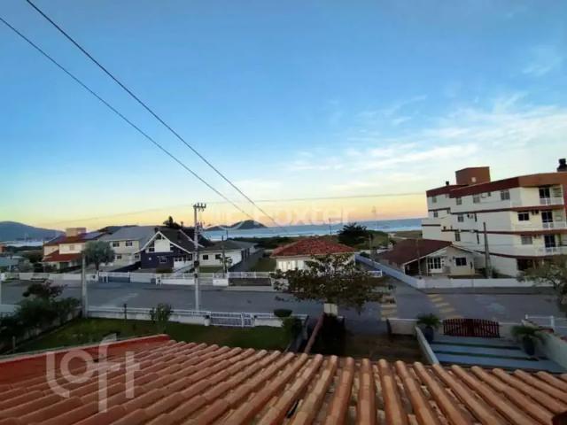 Casa / Sobrado para Venda em Palhoça/SC Enseada de Brito 5 Quartos