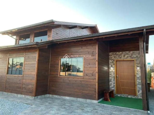 Casa / Sobrado para Venda em Palhoça/SC Enseada de Brito 2 Quartos