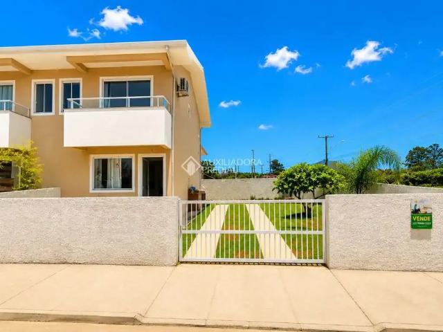 Casa / Sobrado para Venda em Palhoça/SC Enseada de Brito 2 Quartos