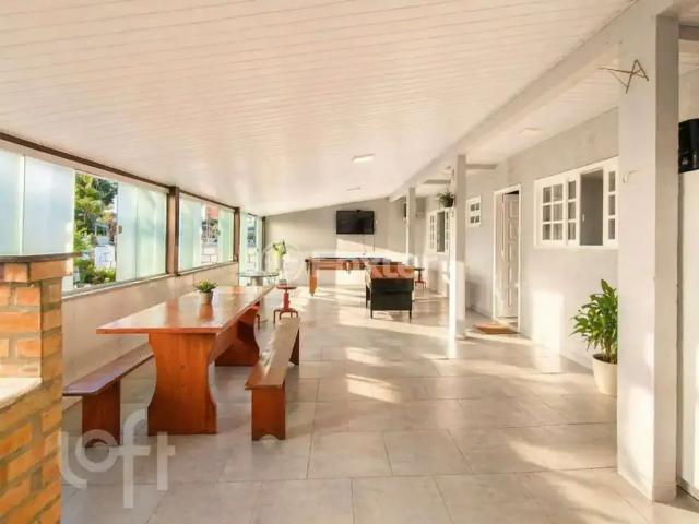 Casa / Sobrado para Venda em Palhoça/SC Enseada de Brito 2 Quartos