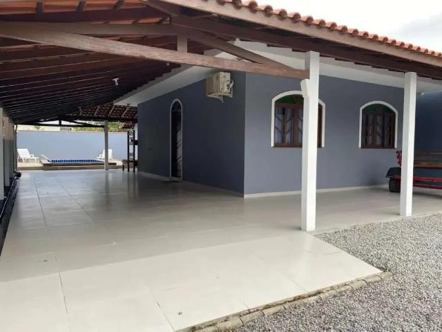 Casa / Sobrado para Venda em Palhoça/SC Enseada de Brito 3 Quartos