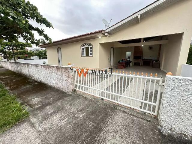 Casa / Sobrado para Venda em Palhoça/SC Enseada de Brito 3 Quartos
