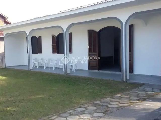 Casa / Sobrado para Venda em Palhoça/SC Enseada de Brito 3 Quartos