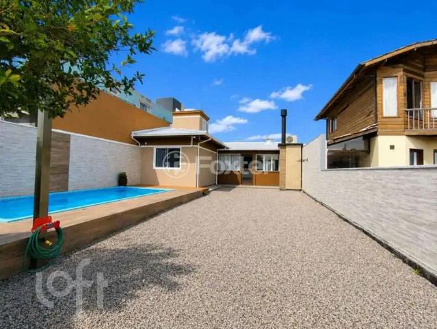 Casa / Sobrado para Venda em Palhoça/SC Enseada de Brito 3 Quartos