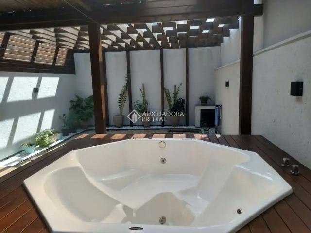 Casa / Sobrado para Venda em Palhoça/SC Enseada de Brito 3 Quartos