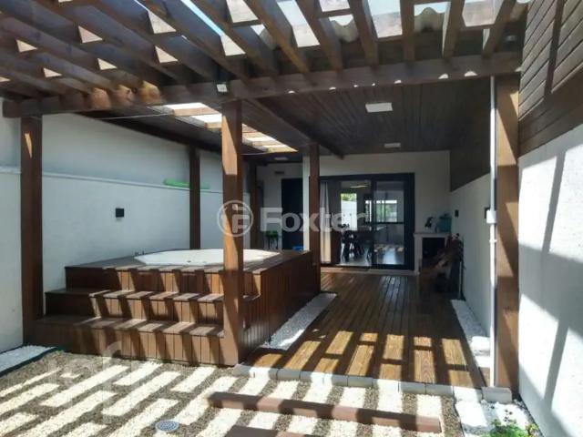 Casa / Sobrado para Venda em Palhoça/SC Enseada de Brito 3 Quartos