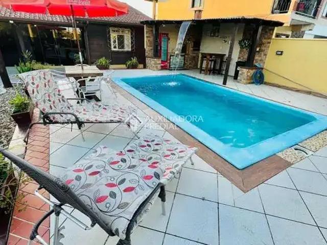 Casa / Sobrado para Venda em Palhoça/SC Enseada de Brito 3 Quartos