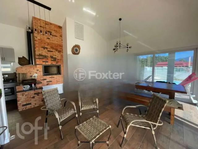Casa / Sobrado para Venda em Palhoça/SC Enseada de Brito 3 Quartos