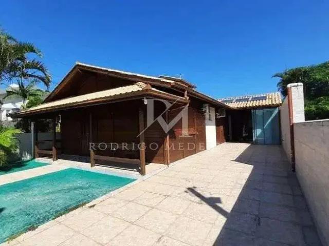 Casa / Sobrado para Venda em Palhoça/SC Enseada de Brito 3 Quartos