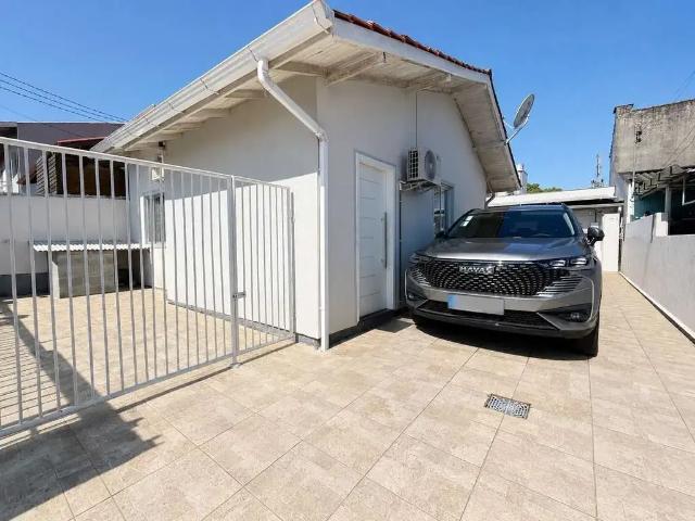 Casa / Sobrado para Venda em Palhoça/SC Madri 3 Quartos