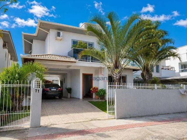 Casa / Sobrado para Venda em Palhoça/SC Nova Palhoça 3 Quartos
