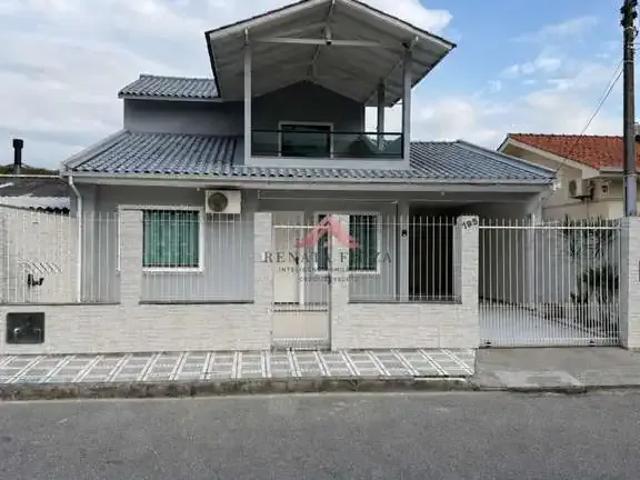 Casa / Sobrado para Venda em Palhoça/SC São Sebastião 4 Quartos