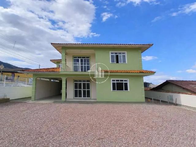 Casa / Sobrado para Venda em Palhoça/SC São Sebastião 5 Quartos