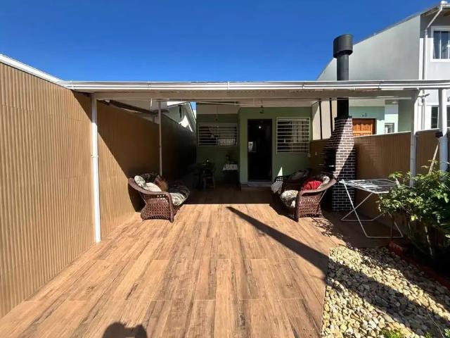 Casa / Sobrado para Venda em Palhoça/SC São Sebastião 2 Quartos