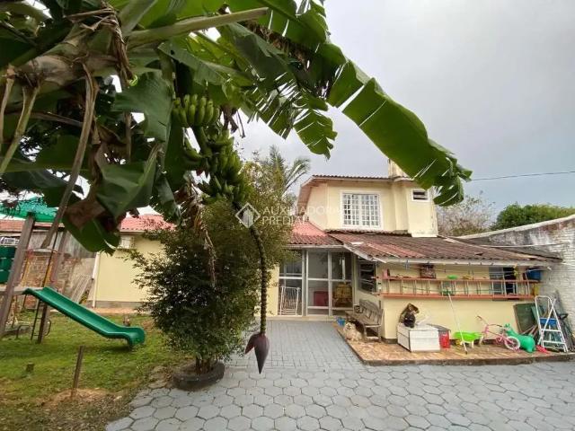 Casa / Sobrado para Venda em Palhoça/SC São Sebastião 3 Quartos