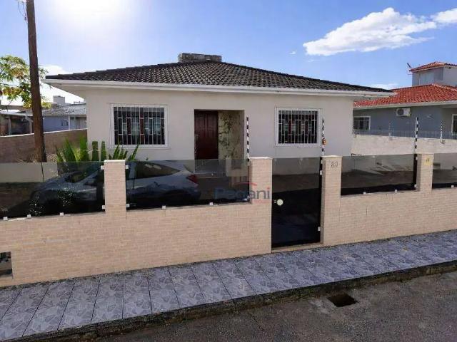 Casa / Sobrado para Venda em Palhoça/SC Ponte do Imaruim 4 Quartos