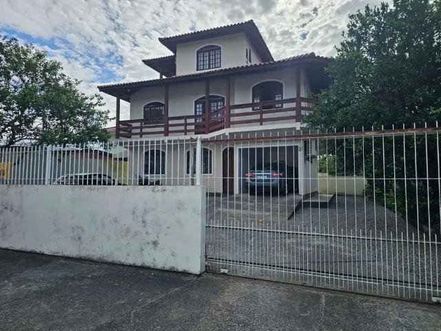 Casa / Sobrado para Venda em Palhoça/SC Ponte do Imaruim 4 Quartos