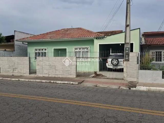 Casa / Sobrado para Venda em Palhoça/SC Ponte do Imaruim 4 Quartos