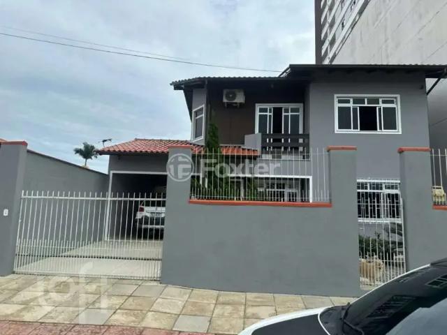 Casa / Sobrado para Venda em Palhoça/SC Ponte do Imaruim 6 Quartos